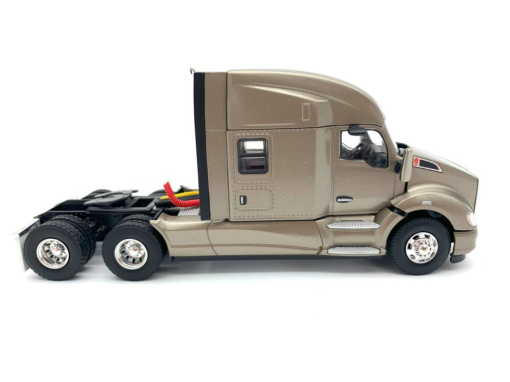 Kenworth T680 6x4 silver,WSI Truck Models - Modeltruckland