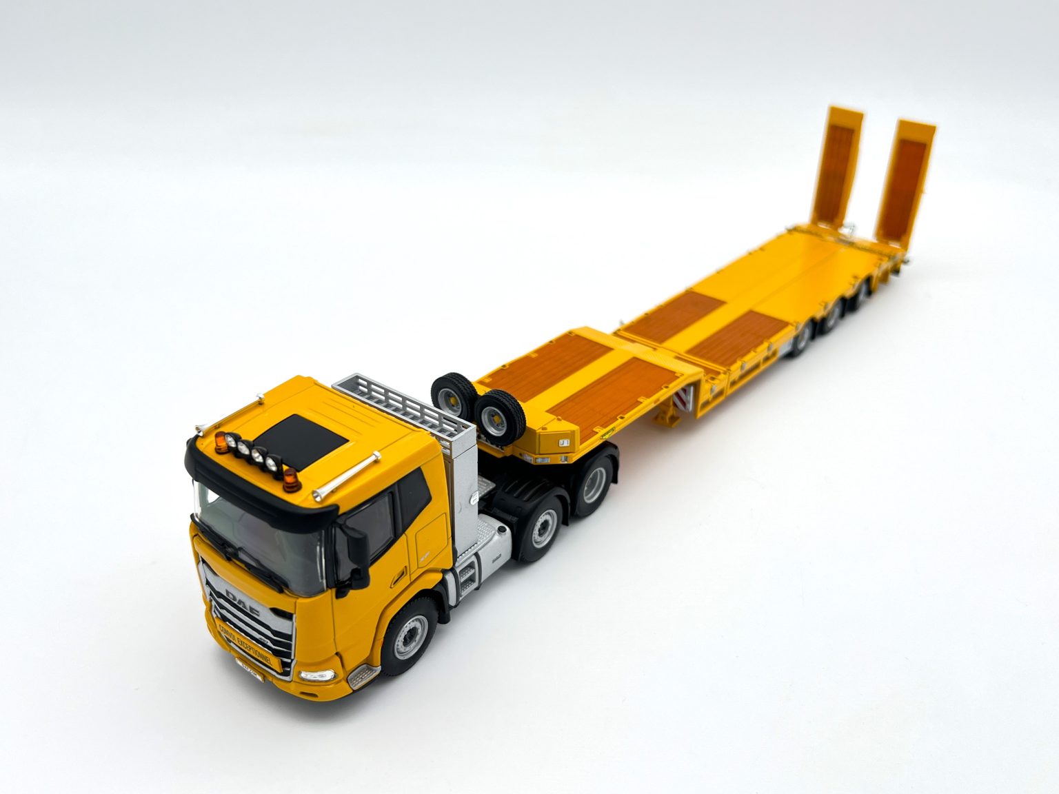 DAF XF SL 6x2 twin steer semi low loader with ramps- 3 axle,WSI Truck ...