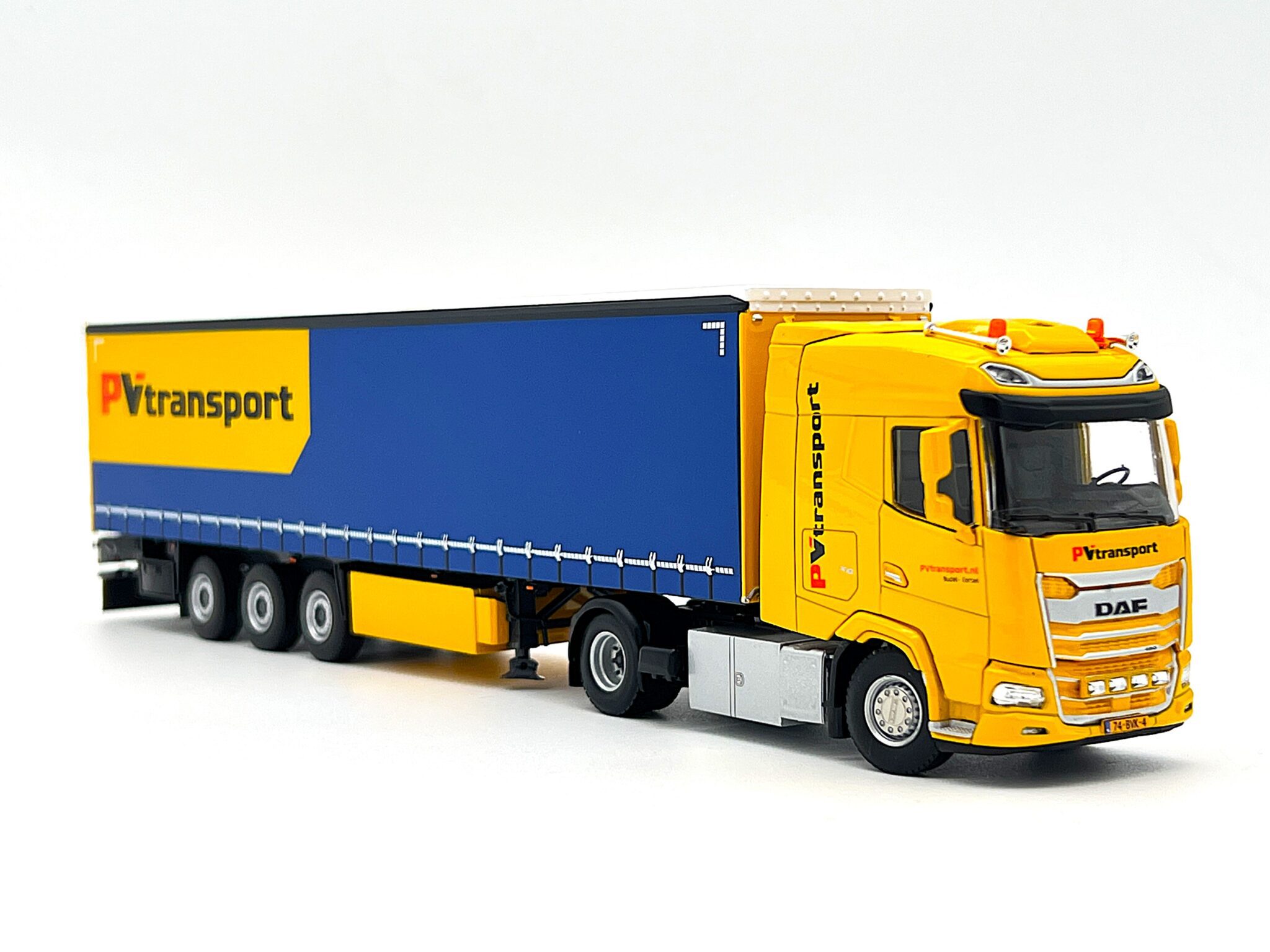 DAF XG 4x2 curtainside trailer PV Transport WSI Truck Models ...