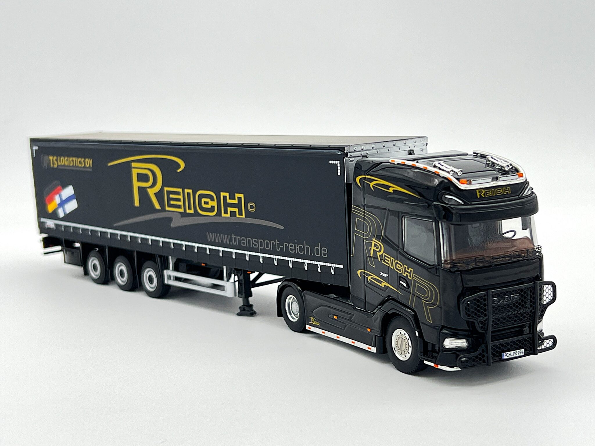 DAF XG+4x2 curtainside trailer Philipp Reich WSI Truck Models ...