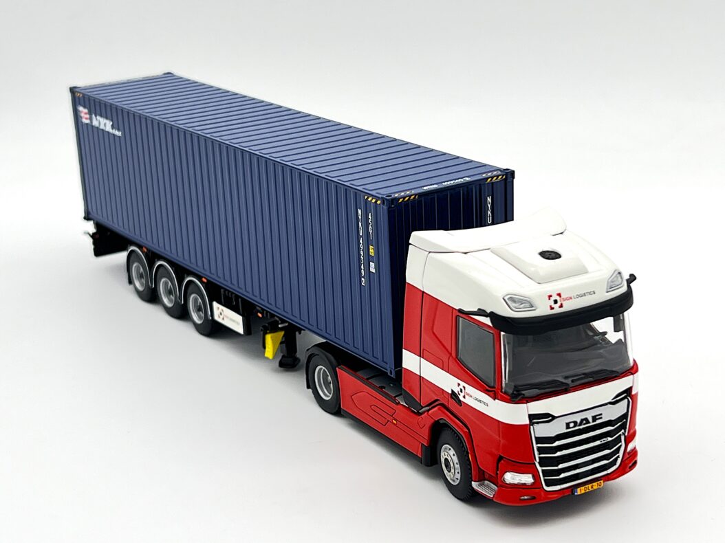 DAF XF SH MY25 with sky lights 4x2 flex container trailer+ 40ft ...