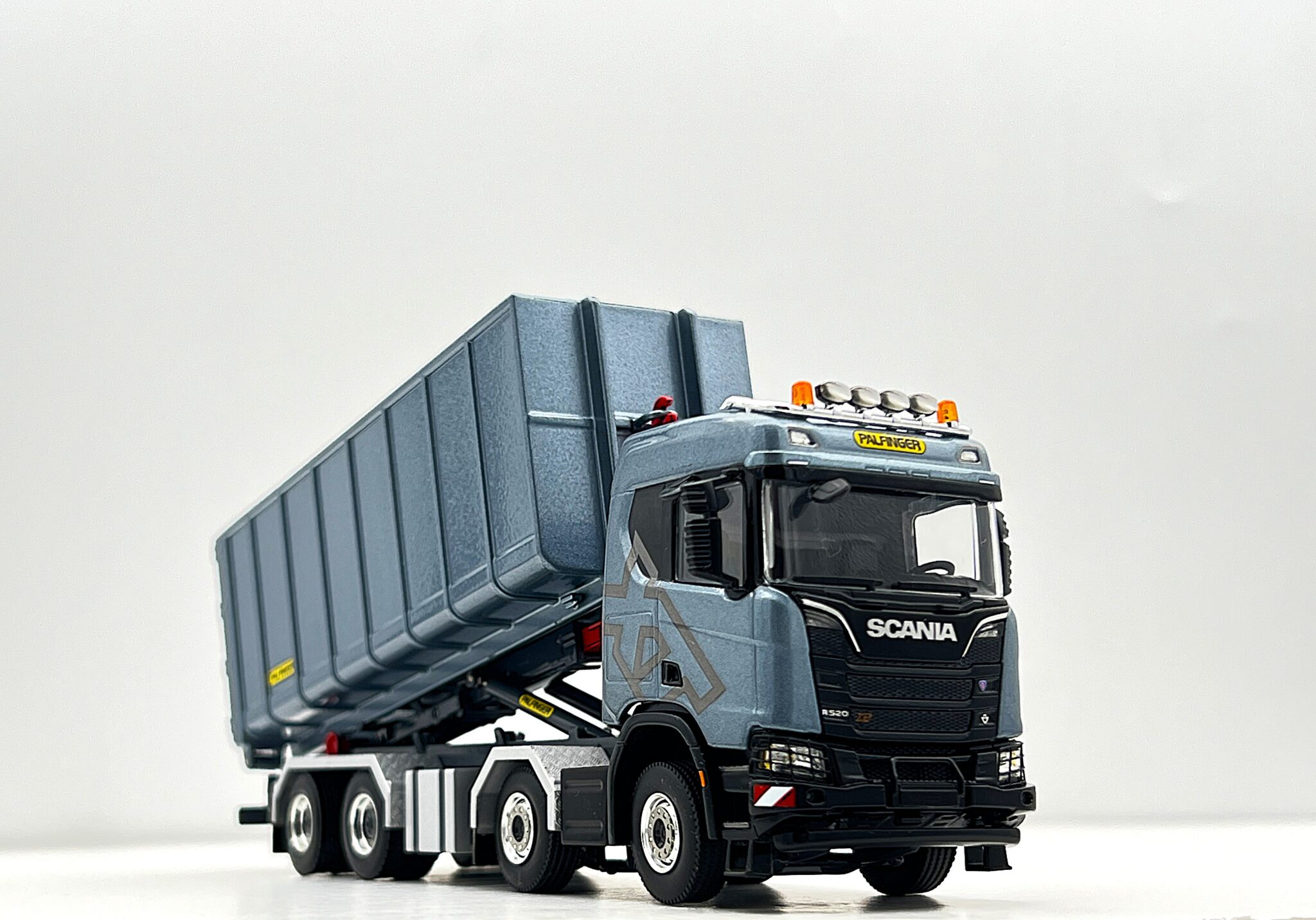 Scania R normal riged truck Palfinger hooklift system +40m3 container ...