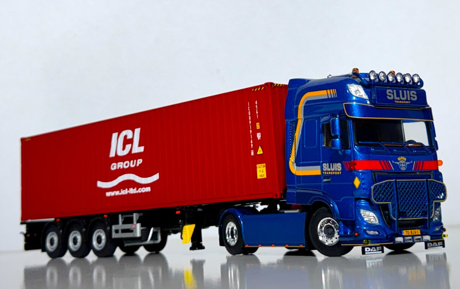 DAF XF SSC + trailer + 40ft container Sluis WSI Truck Models ...