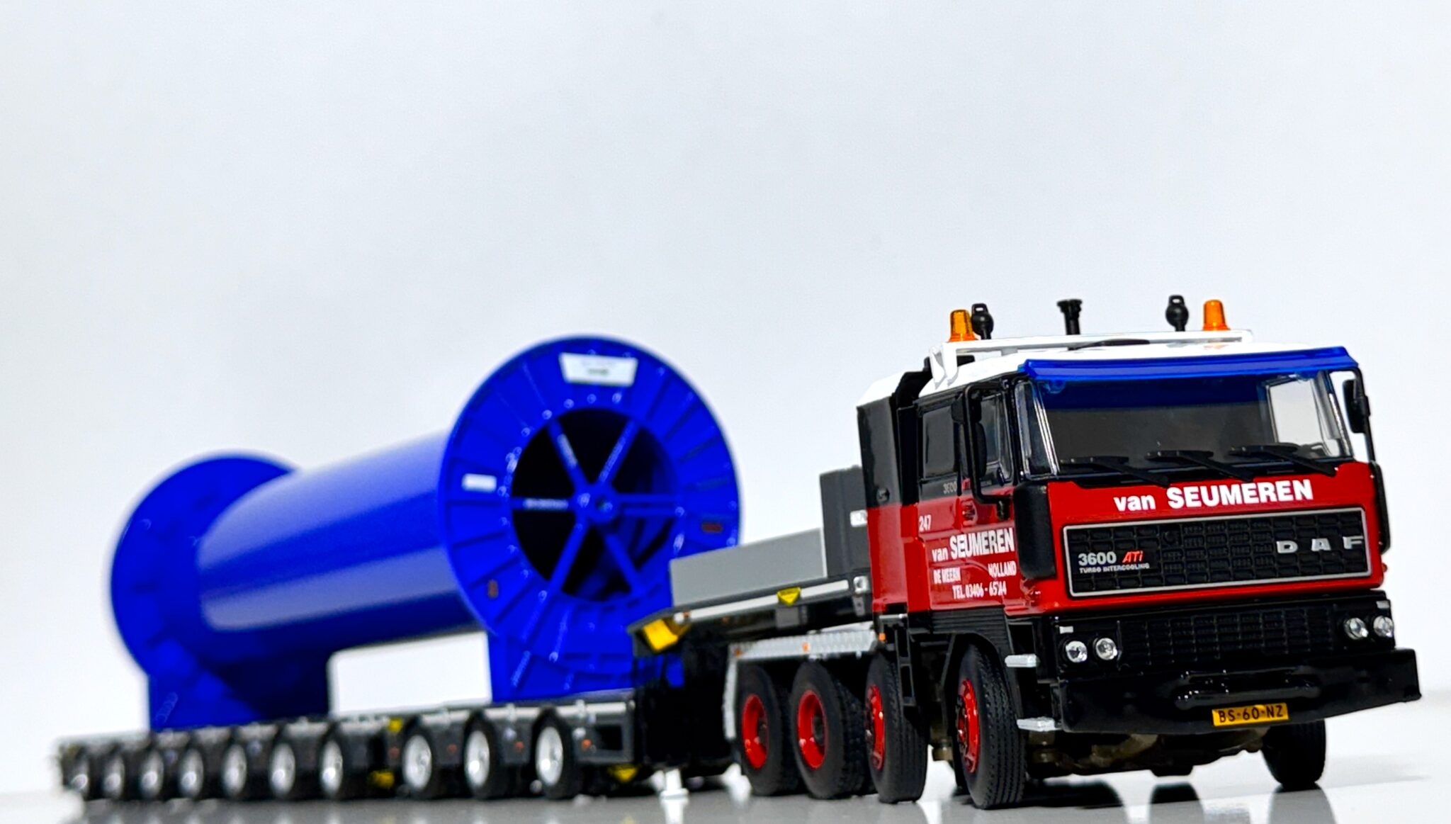 DAF 3600 8x4 + low loader + cable reel Van Seumeren - Mammoet WSI Truck ...